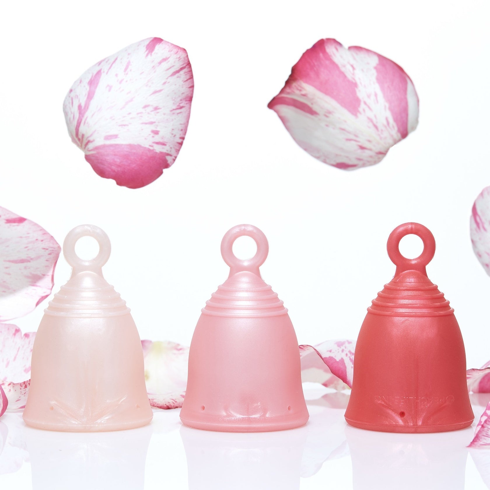 Menstrual Cup with Ring - Period Cups | Peachlife Inc